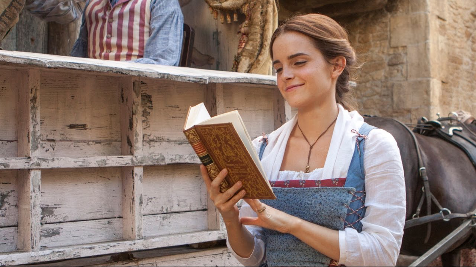 ‘Our Shared Shelf’ la cuenta de Emma Watson que te ayudará a leer más ...