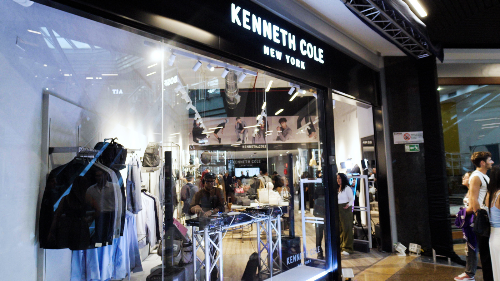 Kenneth Cole impacta con su estilo en Sambil Chacao - Oceandrive
