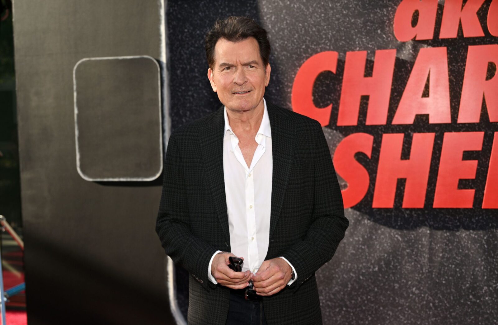 Charlie Sheen regresa para contar su historia